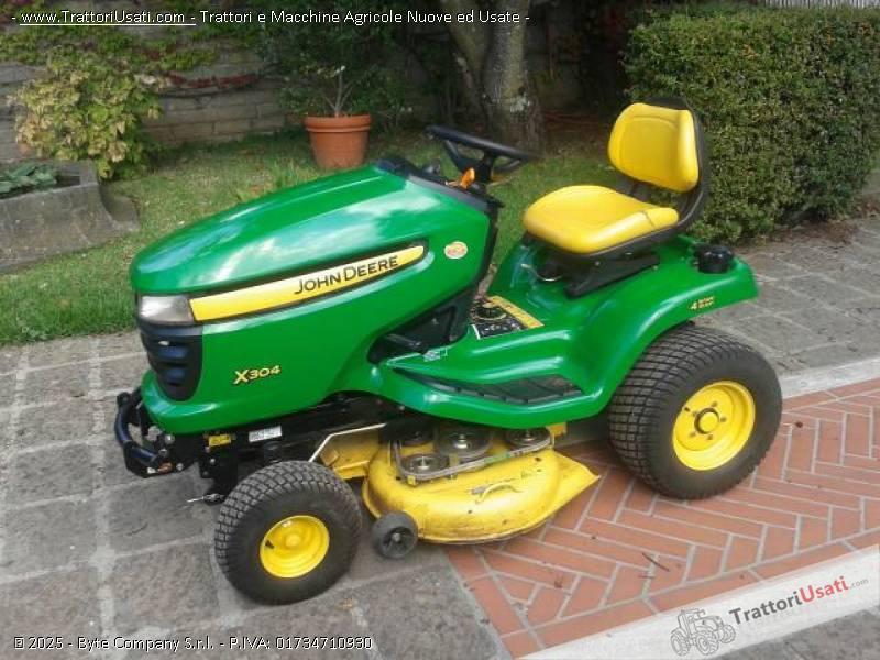 Trattorino Tagliaerba John Deere - x 304 Trattorino Tagliaerba John Deere - x 304